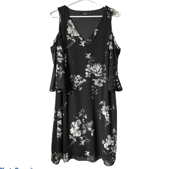 Reitmans | Dresses | V Neck Cut Strap Cold Shoulder Floral Summer Dress ...